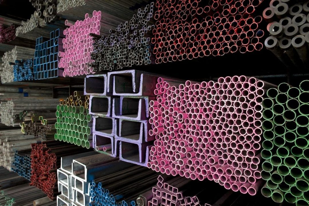 11 Ways to Hang Plants from the Ceiling Without Drilling - Plantisima