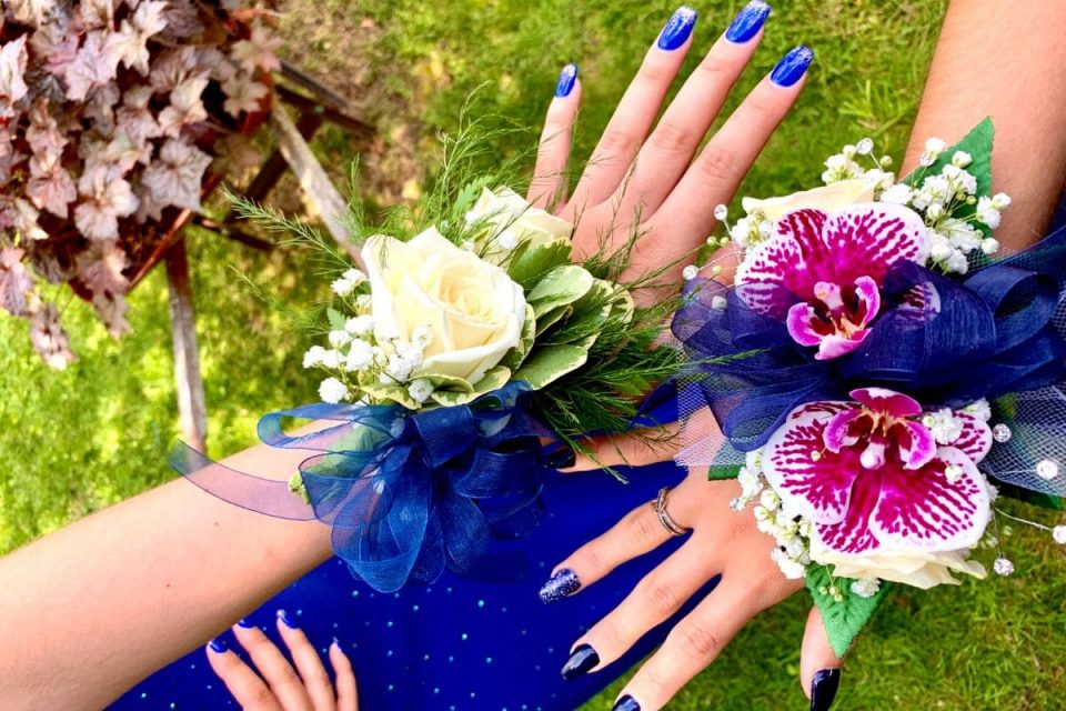 Prom Flowers: Dazzling Prom Style With These Flowers - Plantisima