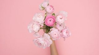 Win Her Heart with These 7 Charming Flowers on Your First Date