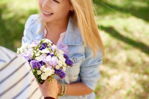 Win Her Heart with These 7 Charming Flowers on Your First Date