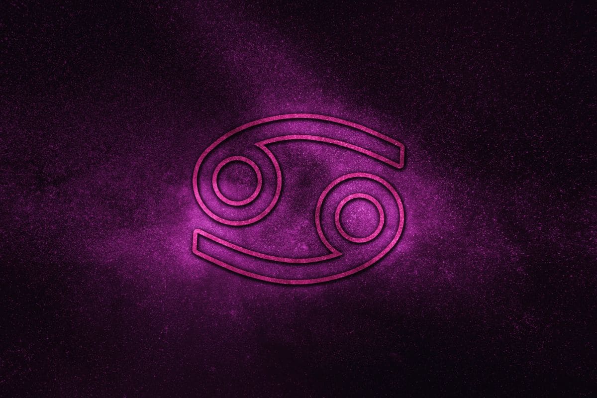 5 Beautiful Birth Flowers For Cancer Zodiac Sign - Plantisima