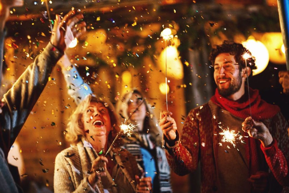 50 Inspiring New Year’s Eve Toasts You’ll Want to Remember