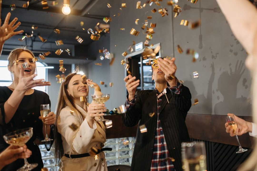 50 Inspiring New Year’s Eve Toasts You’ll Want to Remember - Plantisima